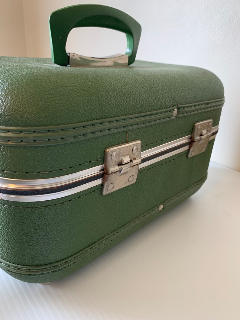Travel in Style With Vintage Green Carry-on Luggage: Compact Hard Shell ...