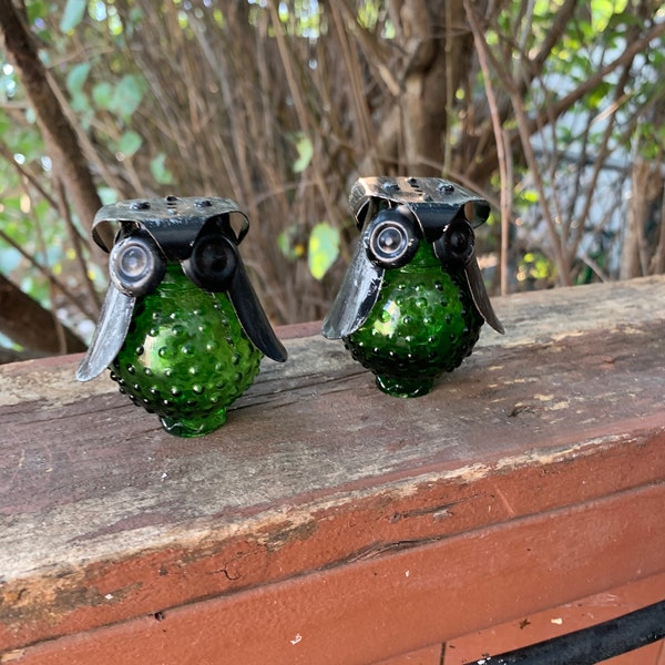 Pyrex Salt and Pepper Shakers - Etsy Pyrex Salt and Pepper Shakers - Etsy