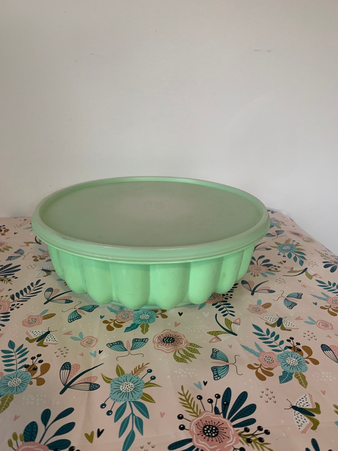 Vintage Jello Tupperware, Salad Mold, Ice Ring Mint Green LID, Fluted ...