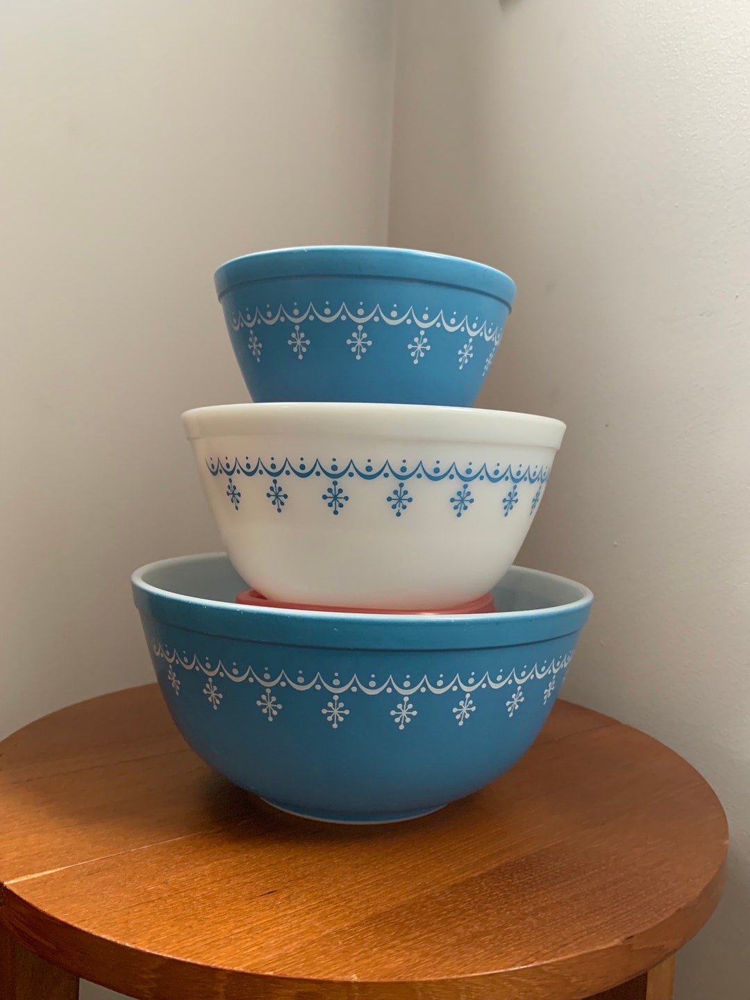 Pyrex Snowflake Blue Mixing Bowls With White/blue Garland Pattern, Set ...