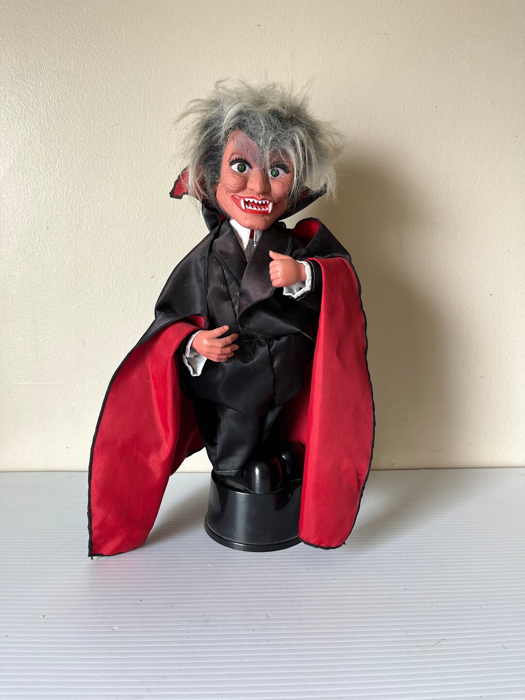 Vintage Dracula Animated Vampire Halloween Figure, Light up Eyes ...