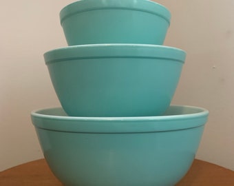 Pyrex Robin's Egg Blue Nesting Bowls, Set of 3 - Etsy