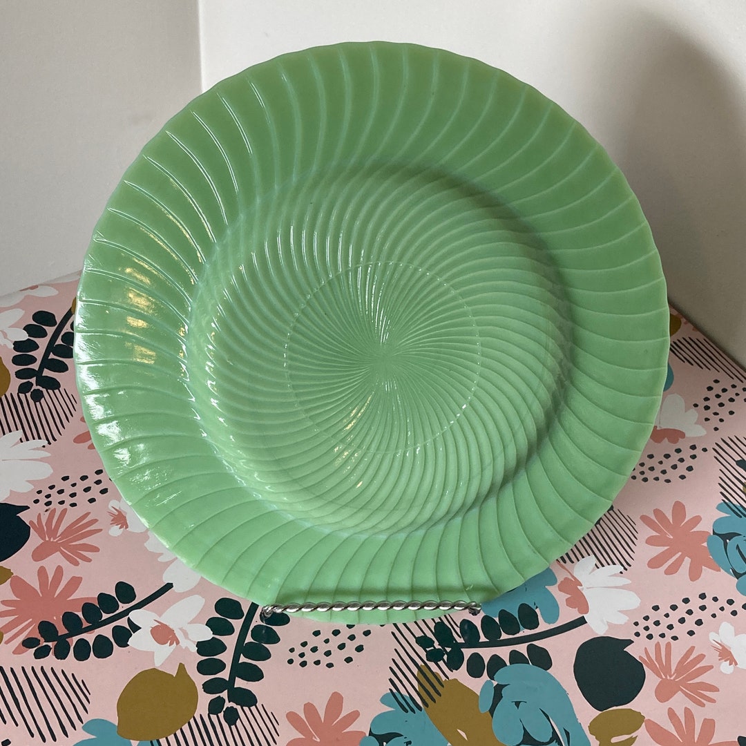 Vintage 10 Jadeite Swirl Plates, Heavy Dinnerware, 1940s Kitchen Decor ...