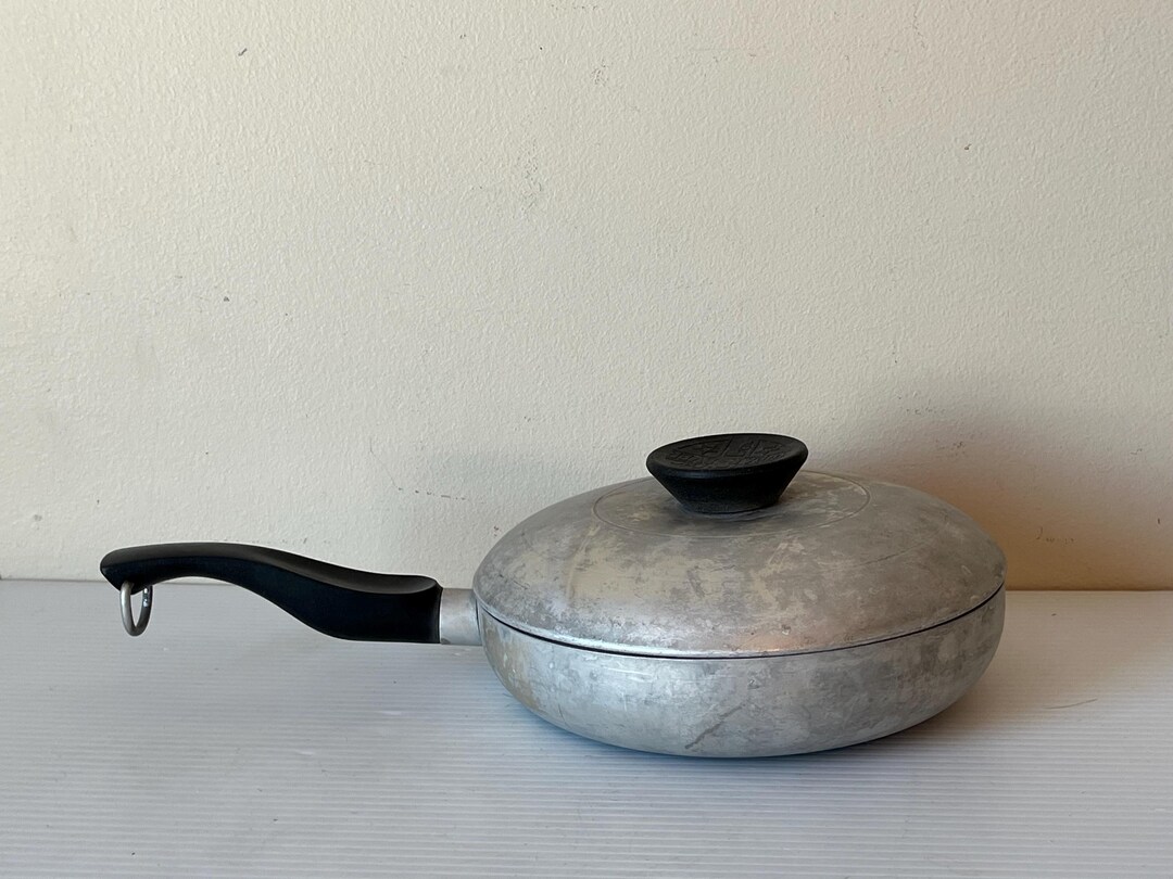 Vintage Wear-ever Aluminum Pot With Lid, Retro Kitchen Cookware, Round ...