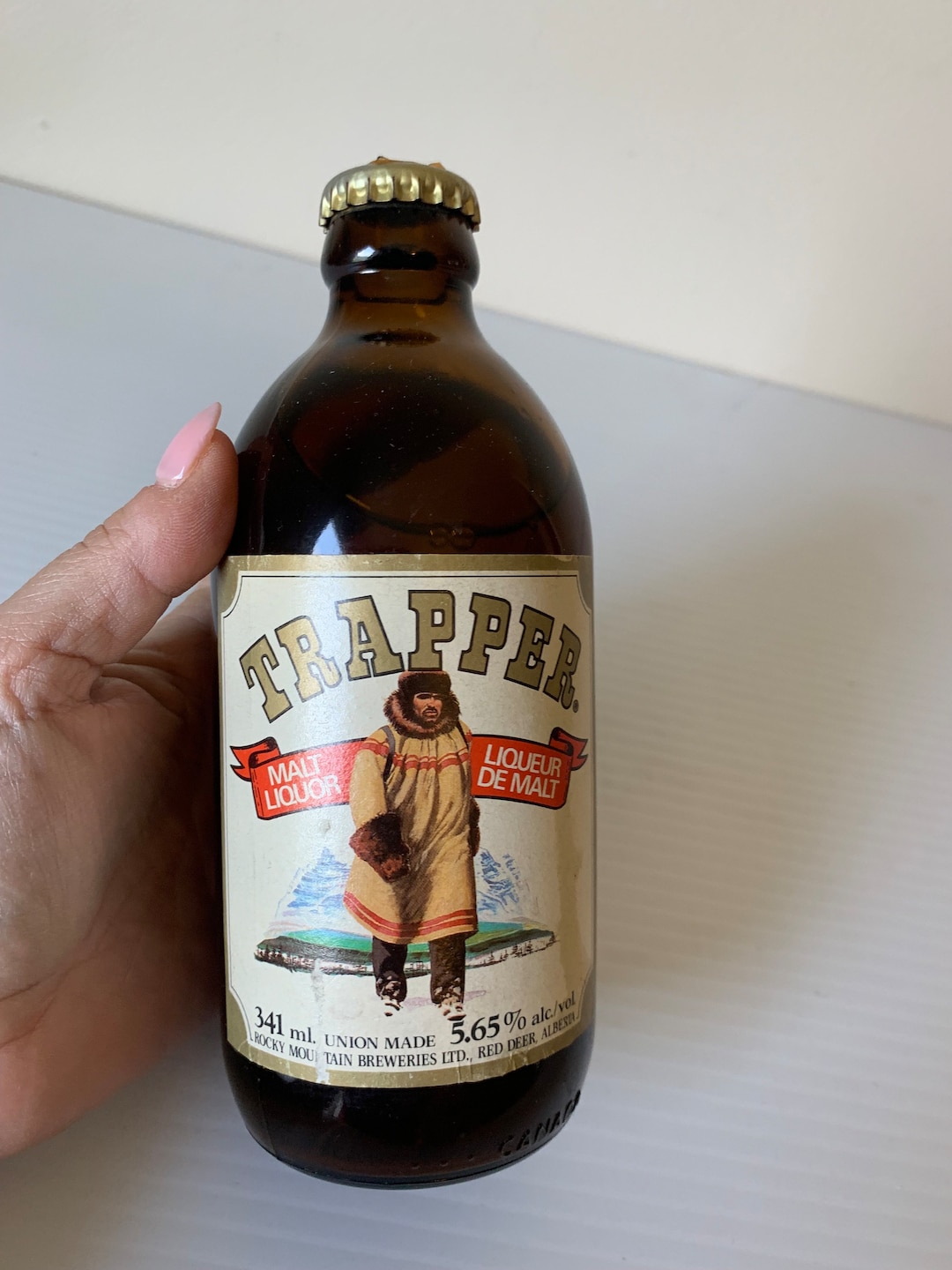 Classic Vintage Trapper Old Style Beer: Authentic Sealed Stubby Brown ...