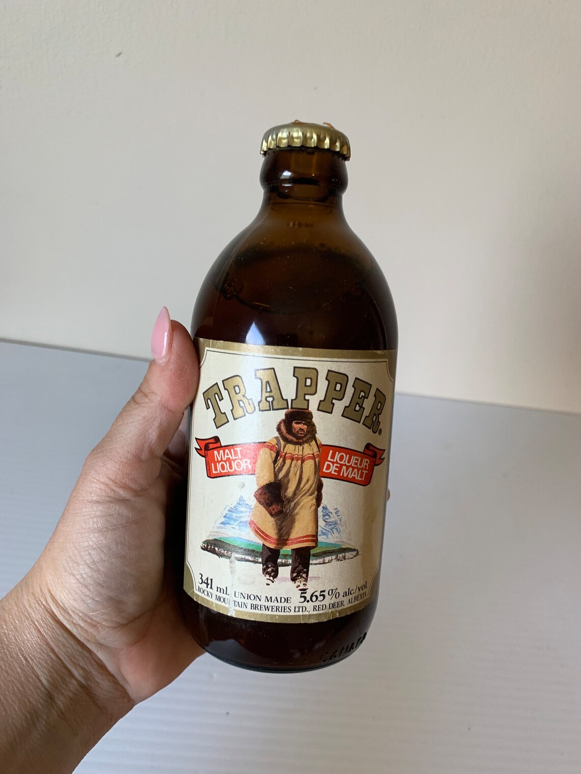 Classic Vintage Trapper Old Style Beer: Authentic Sealed Stubby Brown ...