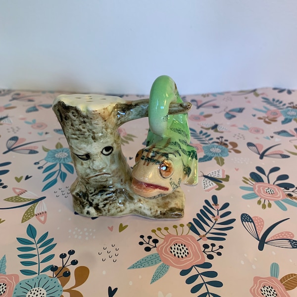 Pyrex Salt and Pepper Shakers - Etsy Pyrex Salt and Pepper Shakers - Etsy