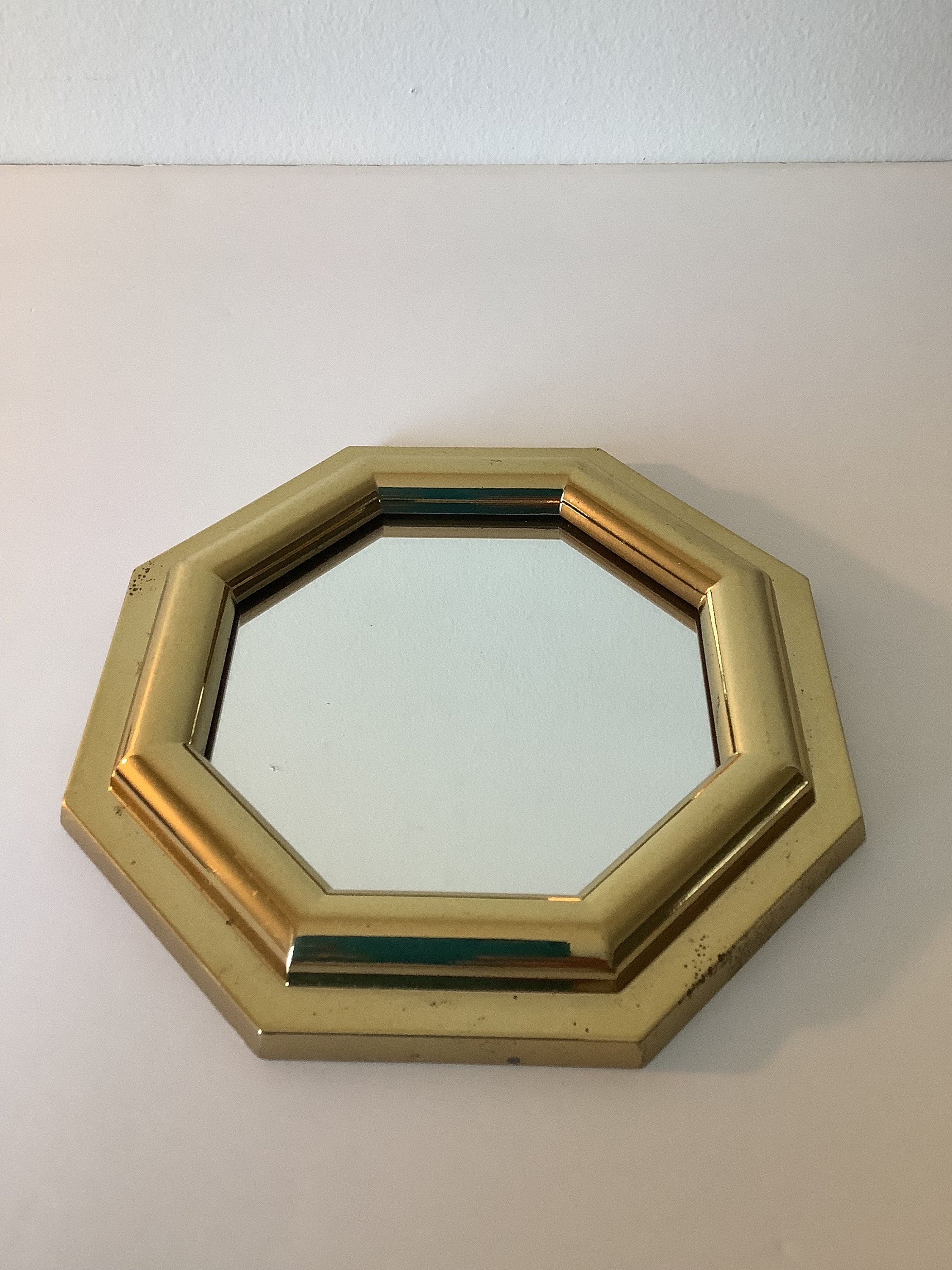Elevate Your Space With a Vintage Gold Wall Hanging Mirror Trio ...