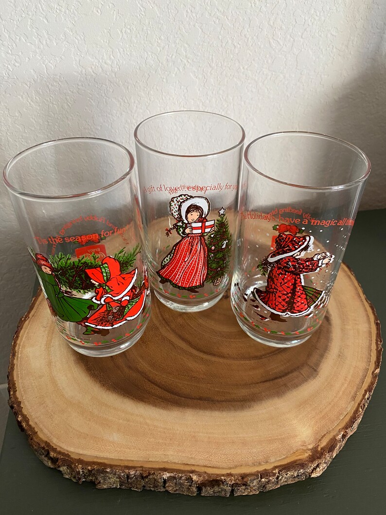 Vintage Holly Hobbie And Robby Coca Cola Drinking Glasses Bringing In