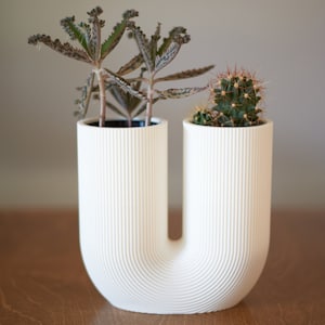 Minimalist Ribbed U Shaped Planter - Etsy