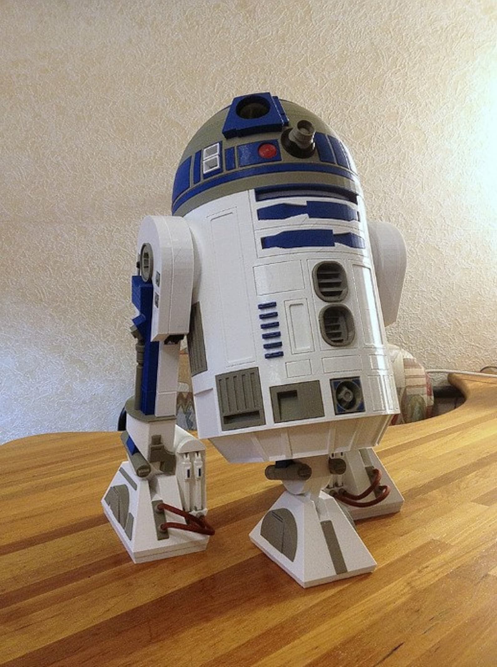 Lifesize R2D2 - Very Complex - Very Expensive Build - 3D Print Files ...