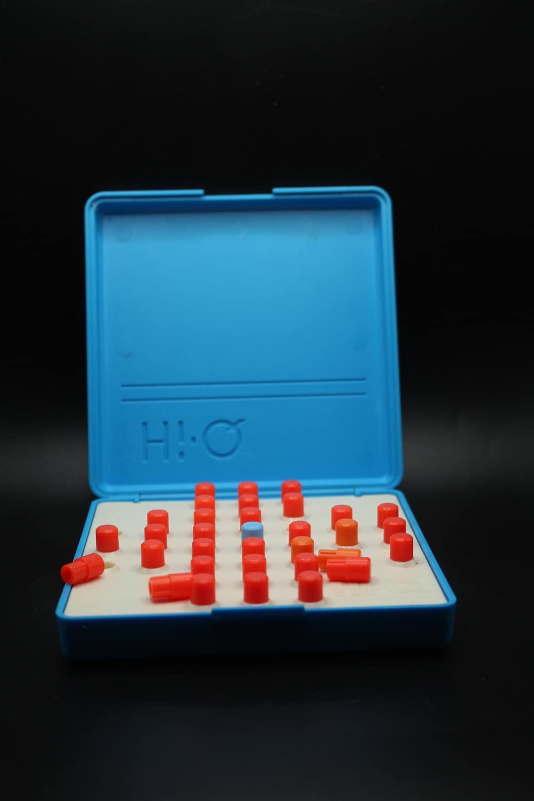 Milton Bradley 1986 Blue Hi-q Game Travel Solitaire Strategy - Etsy