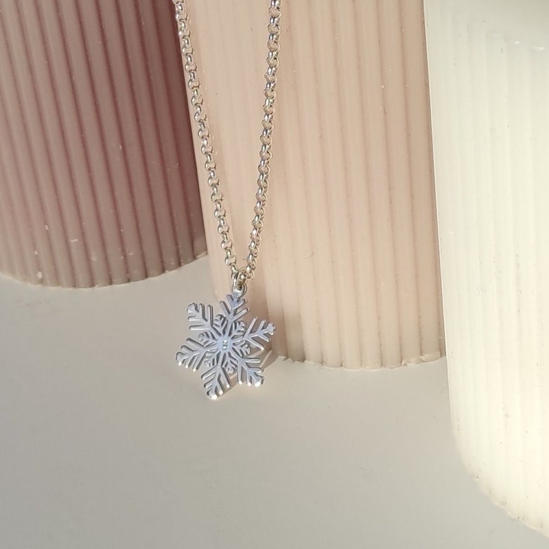 Snowflake Necklace - Etsy