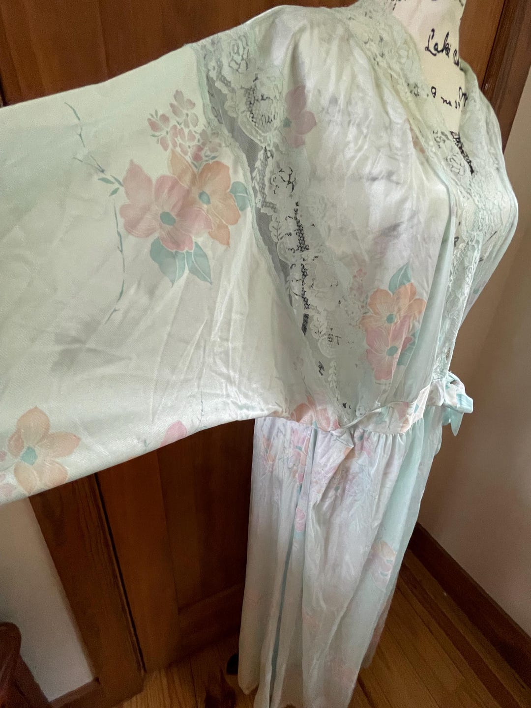 Vintage Translucent Flowery Robe XL - Etsy