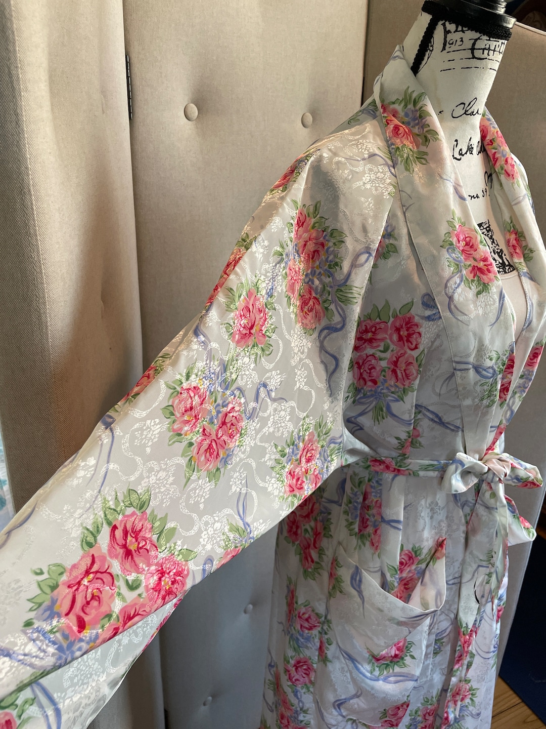 Womens Vintage Negligee Floral Bouquet Artwork Robe - Etsy