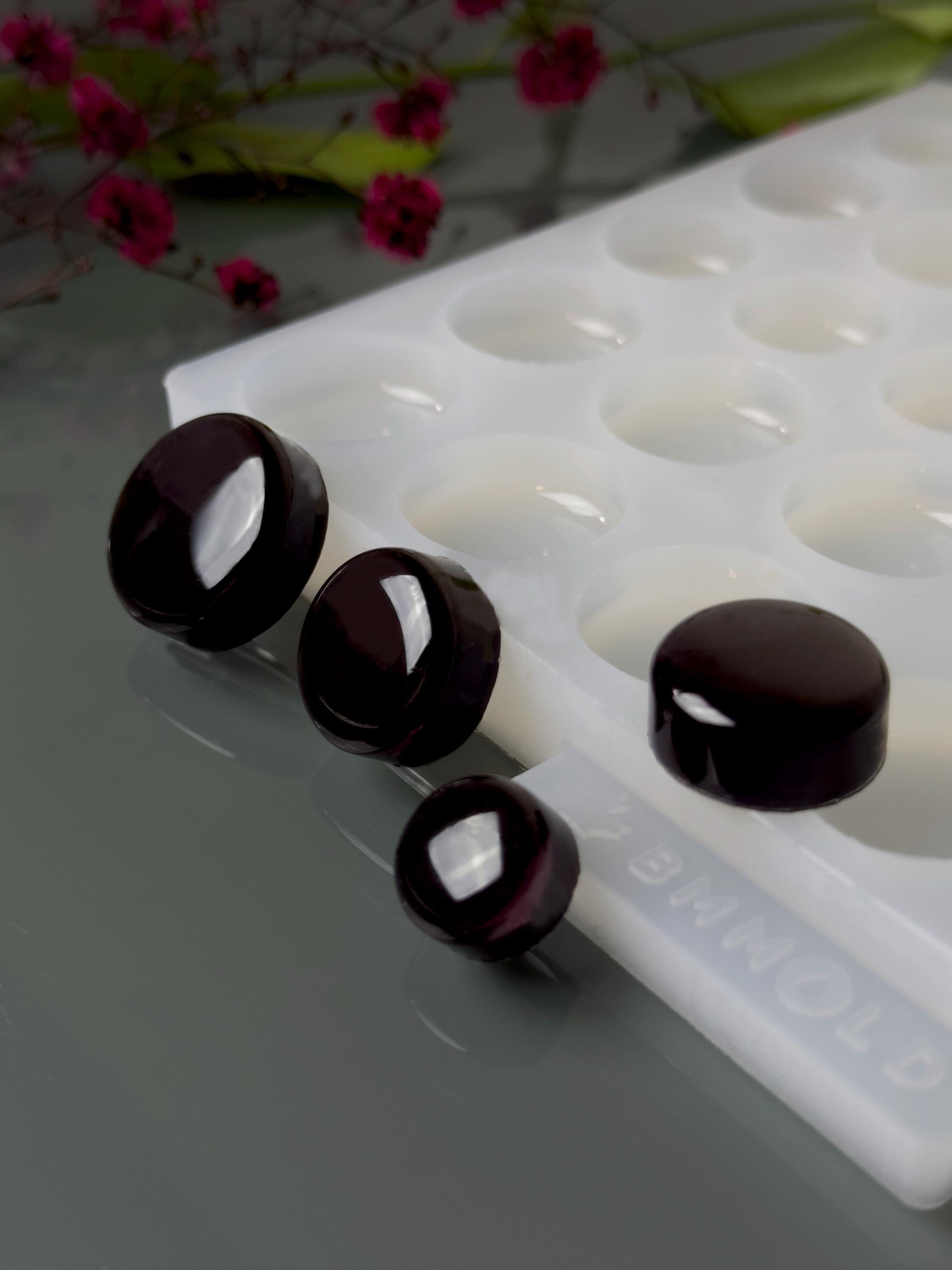 Round Resin Silicone Mold: Glossy Jewelry Making, 35 Circles - Etsy