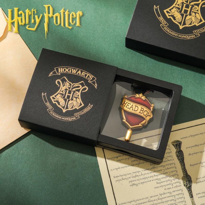 Harry Potter Enamel Pin Hogwarts Wizard School Head Boy Head Girl Badge ...