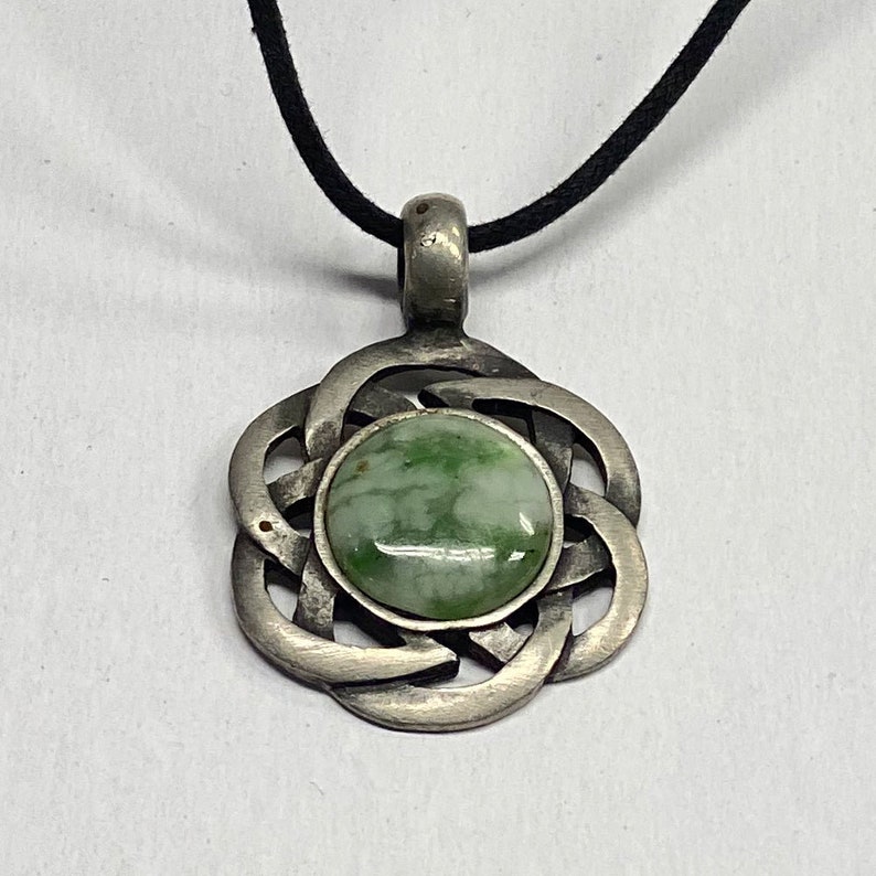 Riverblossom Jade Celtic Knot Pendant - Etsy