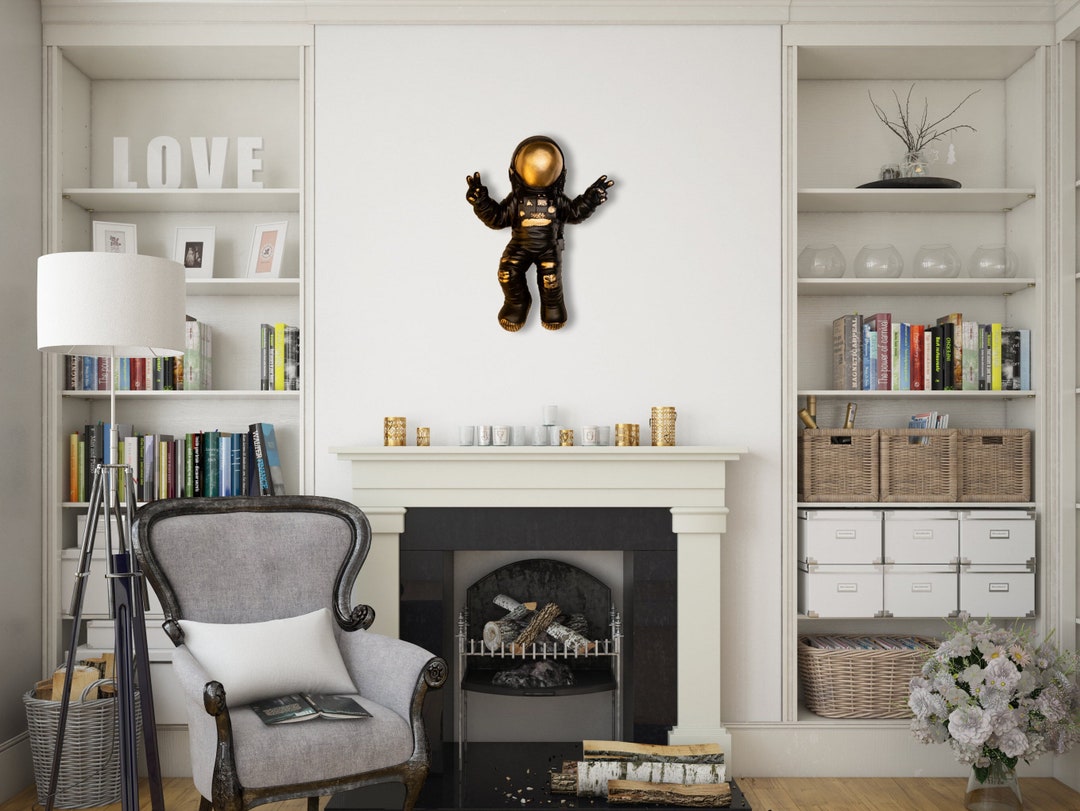 Black Spaceman Sculpture, Gold Astronaut Statue, Wall Statue, Black ...