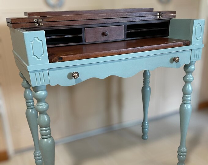 1900's Spinet Ladies Writing Desk. Freshly Refinished Mahogany Interior ...