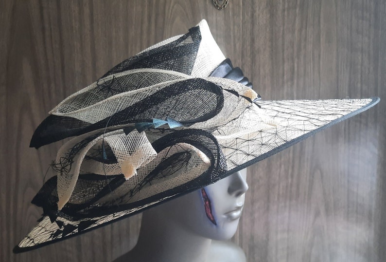 A Wide Wel Crafted Wedding/ Ascot/bridal Hat in Black and Cream Size M ...
