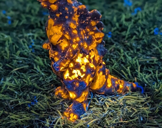 Yooperlite Godzilla\ Statue, UV Reactive, 3.2 Inches. Yooperlite, Aka ...