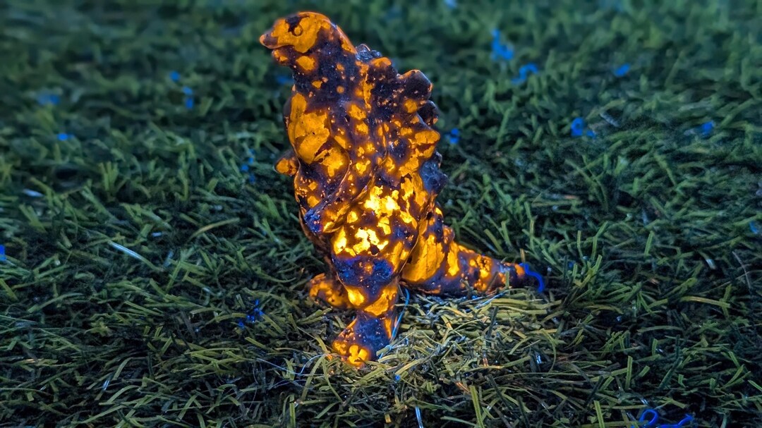 Yooperlite Godzilla\ Statue, UV Reactive, 3.2 Inches. Yooperlite, Aka ...
