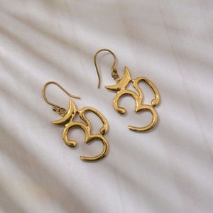 Brass Aum Symbol Dangle Earrings: Minimalist Yoga Jewelry - Etsy