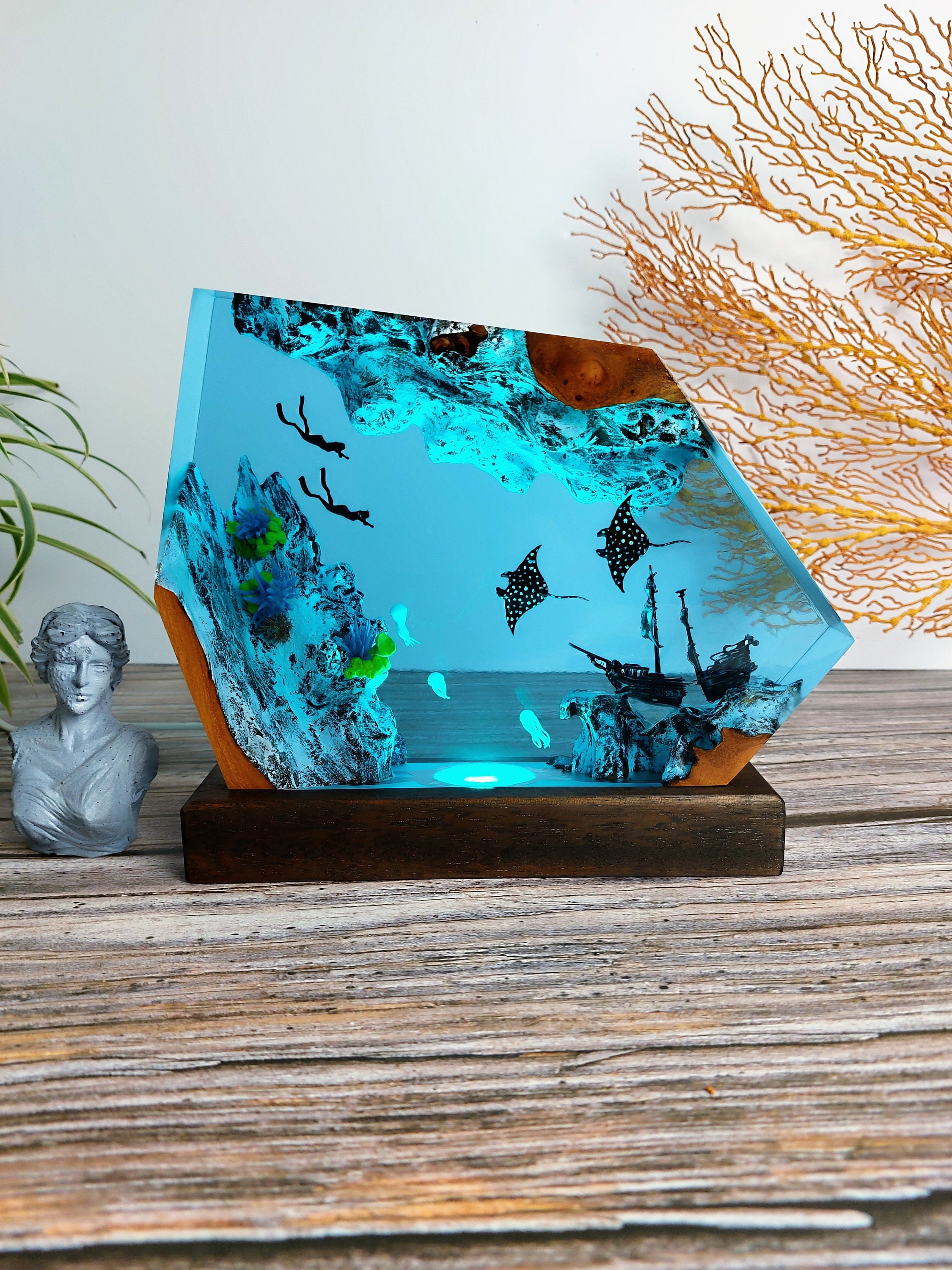Decorative Epoxy Resin Wood Lamp Crystal Ray and Divers Reef - Etsy