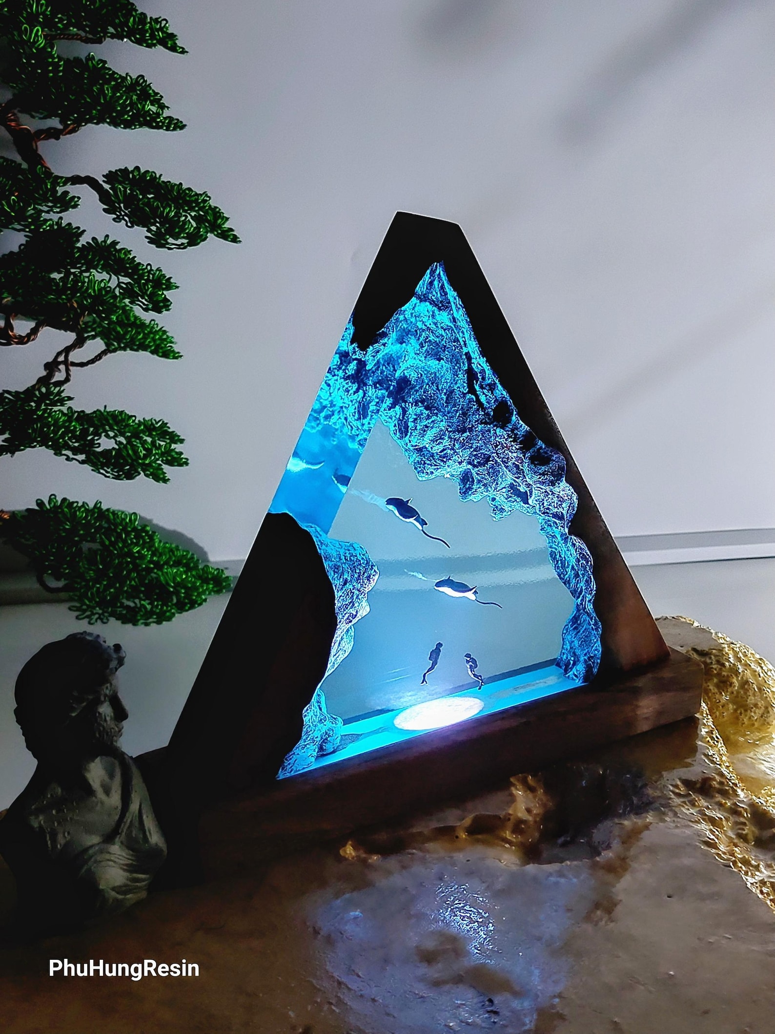 Handmade Resin Lamp: Stingray & Divers Ocean Scene - Etsy
