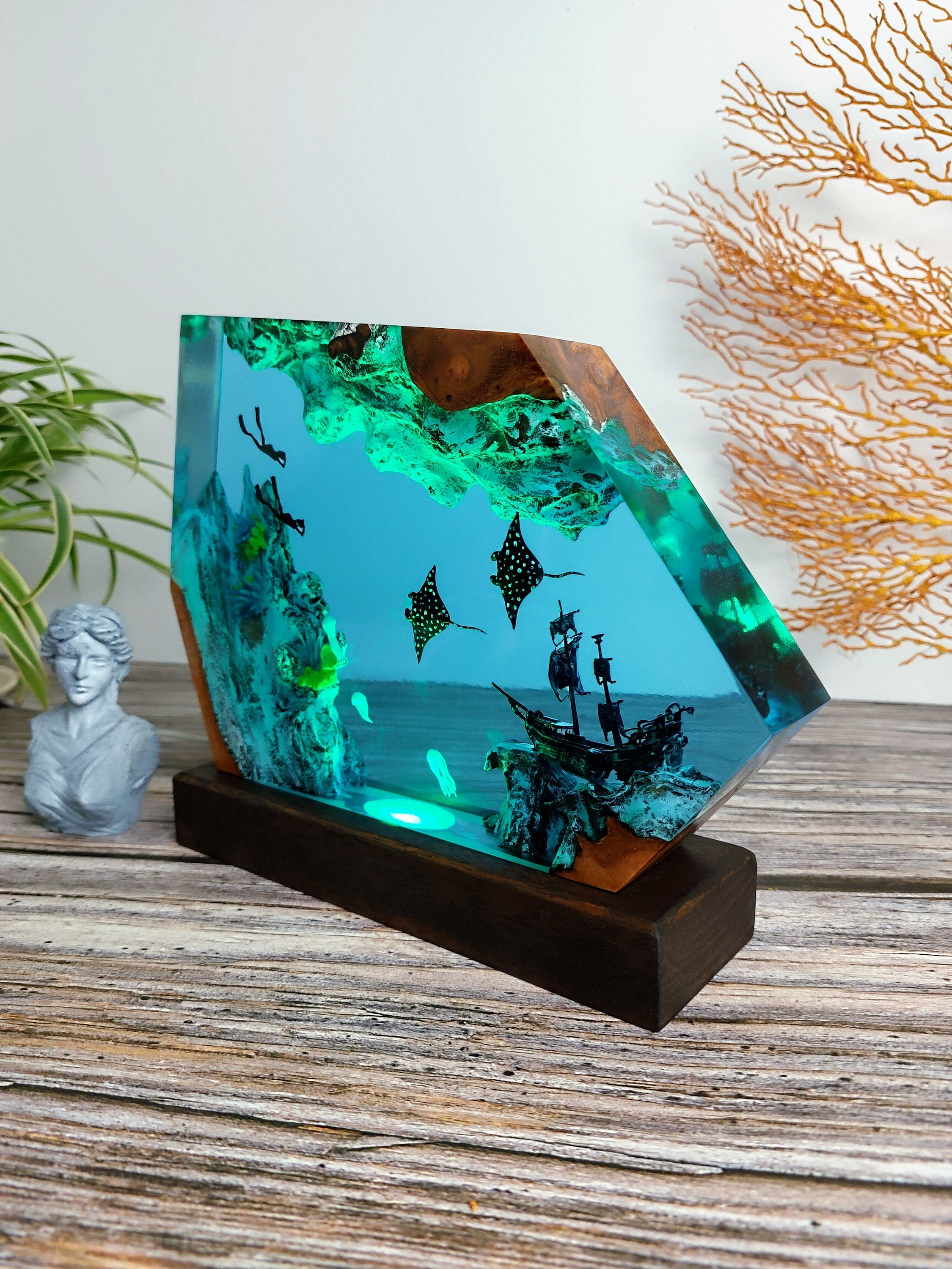 Decorative Epoxy Resin Wood Lamp Crystal Ray and Divers Reef - Etsy