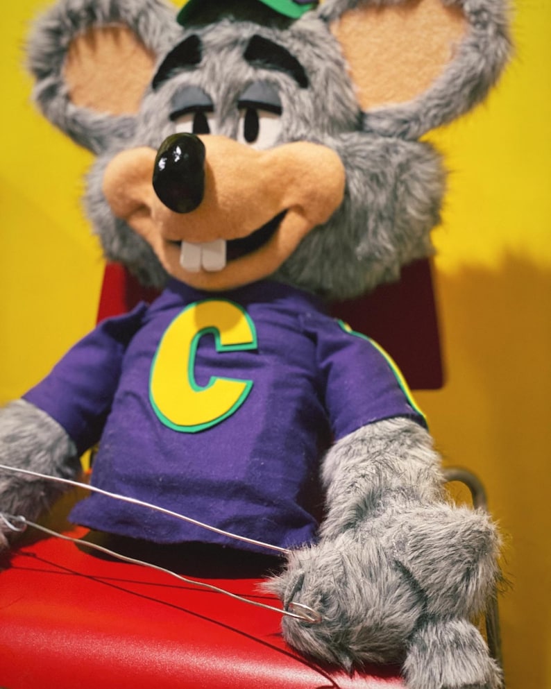 Chuck E. Cheese Puppet - Etsy Australia