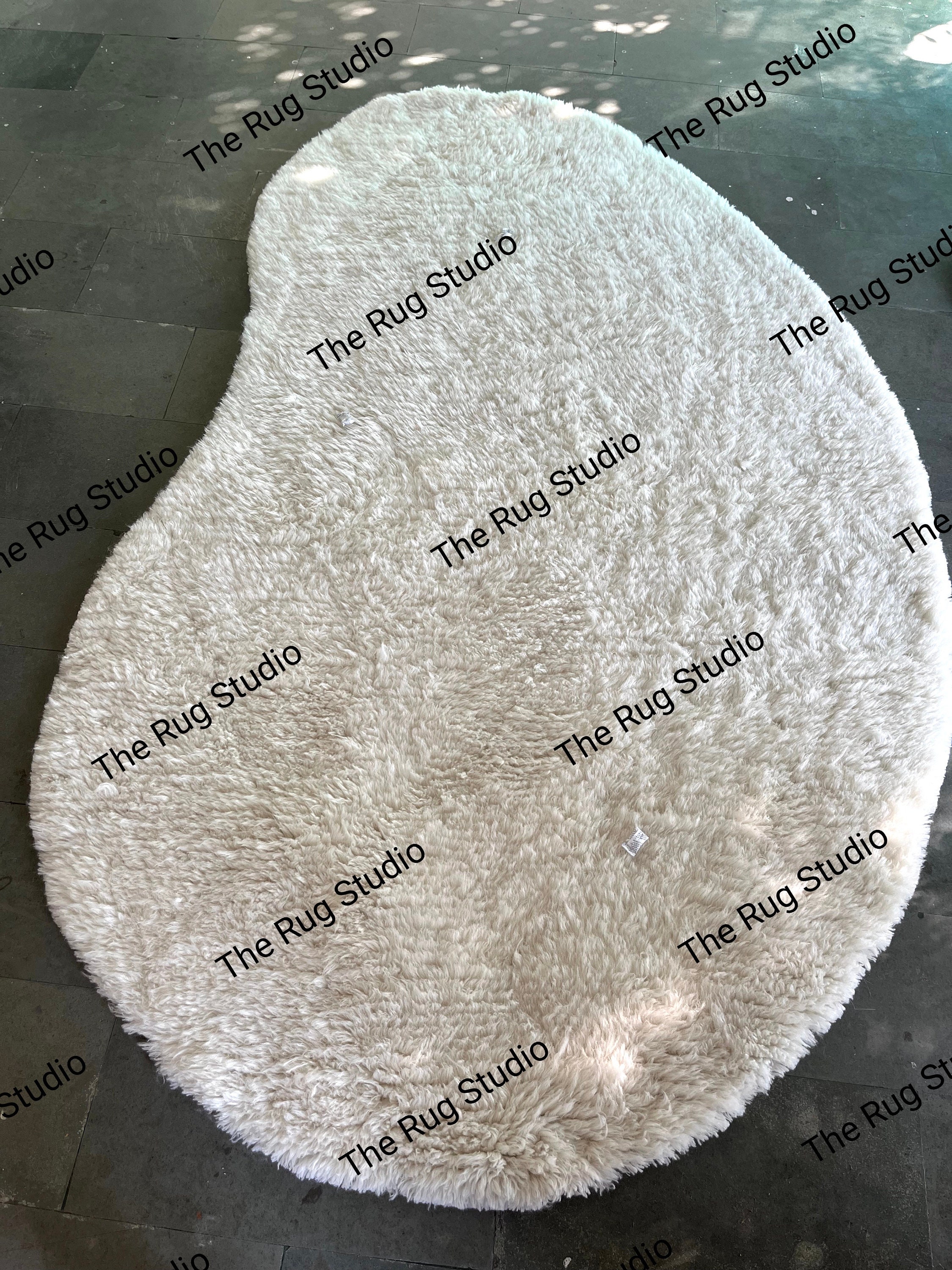 Shaggy Wool White Kidney Shape Hand Tufted Country Oriental Wool Rug ...