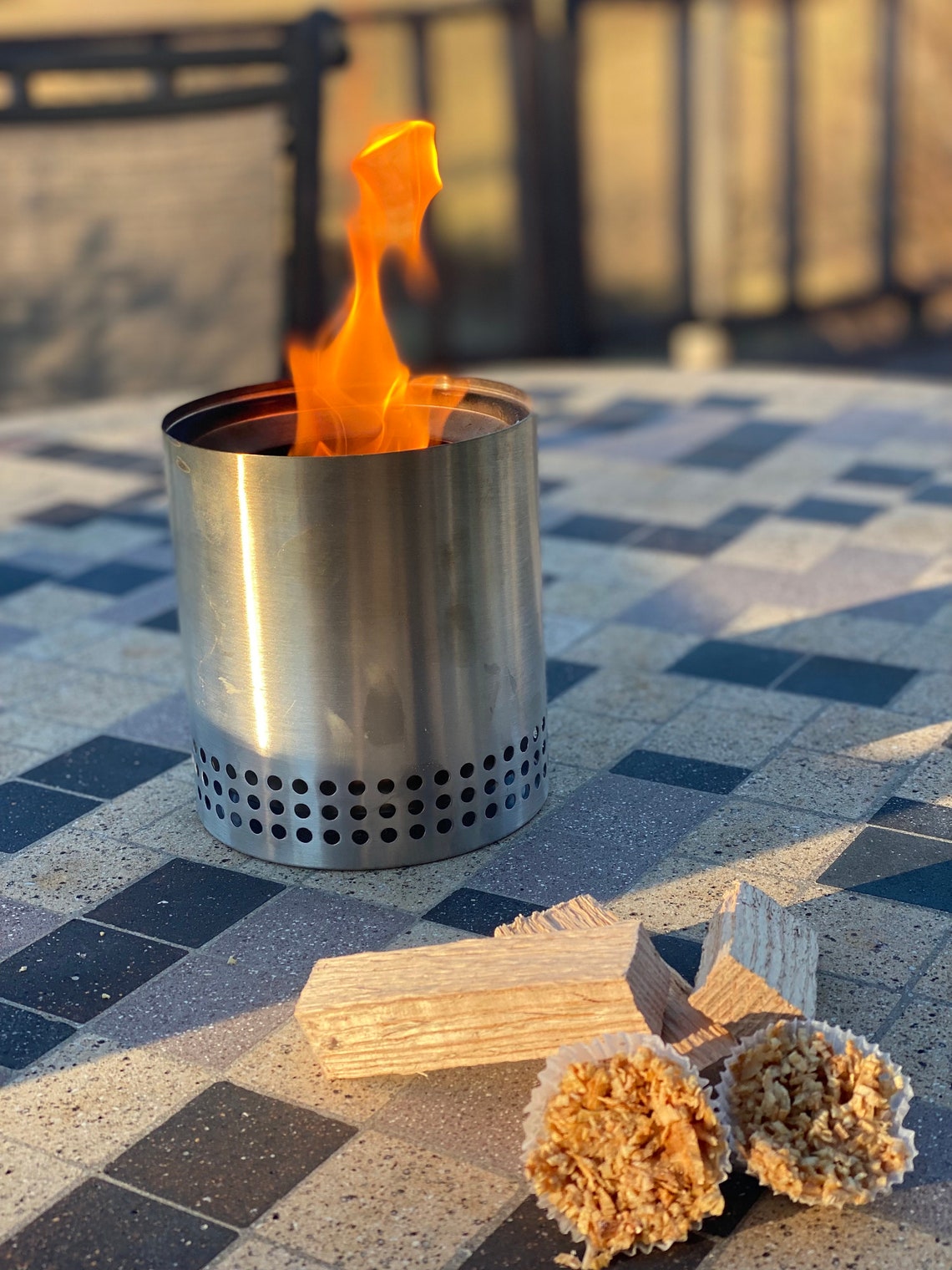 Mini Firewood & Mini Fire Starters for Solo Stove Mesa med Flate Rate ...