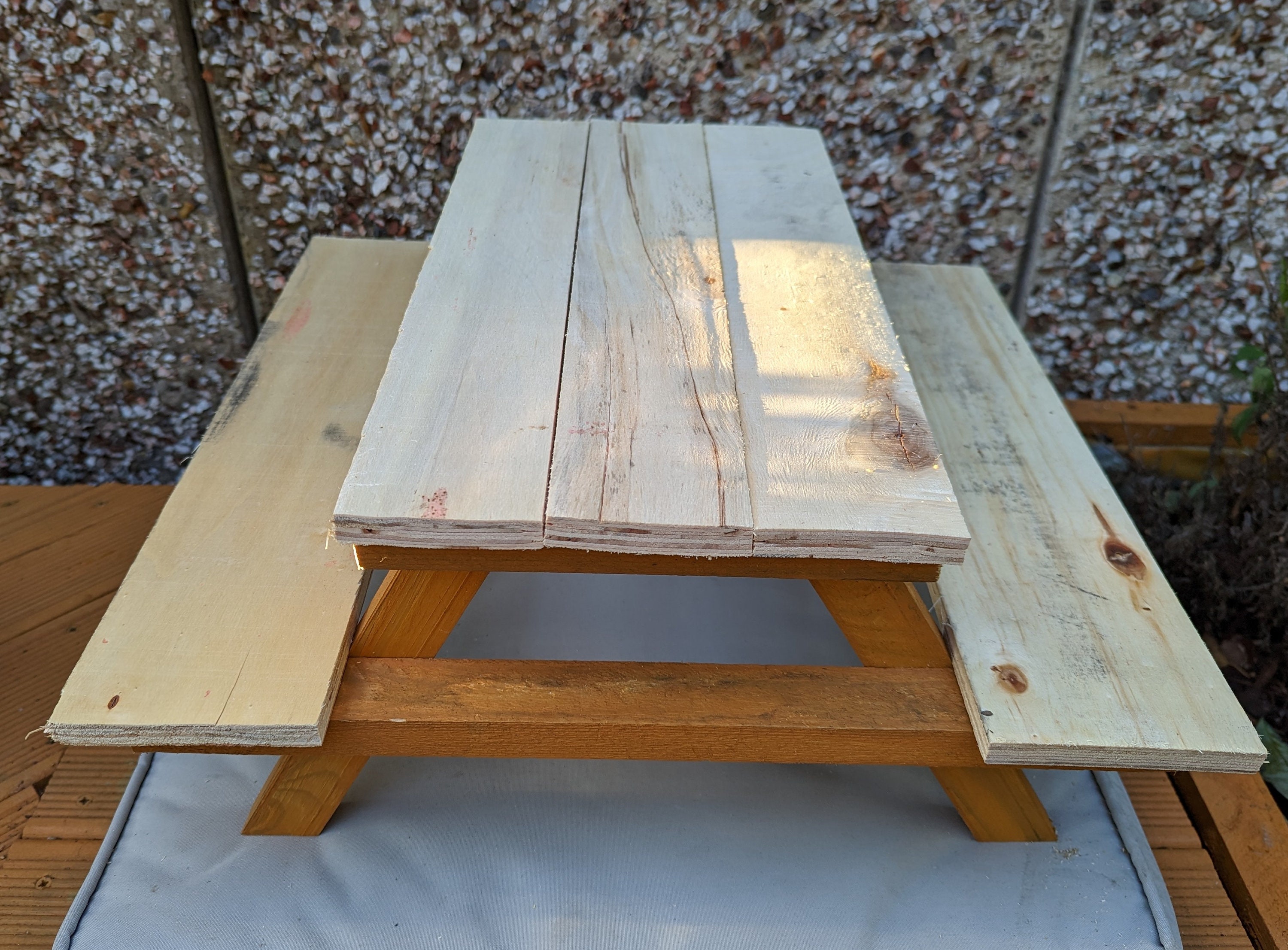 Mini Picnic Bench / Picnic Table Squirrel Feeder or Bird - Etsy UK