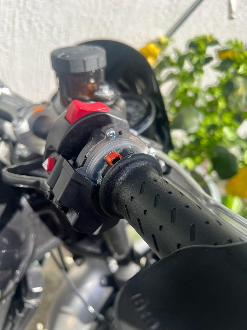 Triumph Throttle Spacer Kit | Speed Triple / Street Twin / Thruxton ...