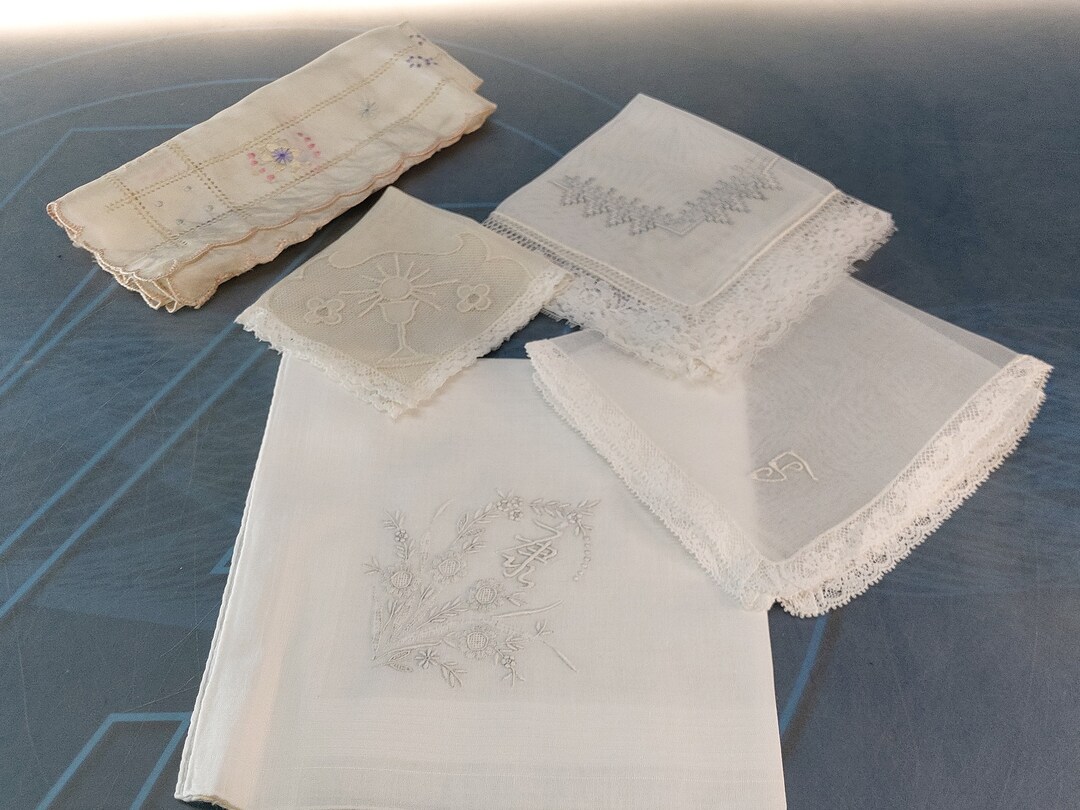 5 Embroidered Wedding or Communion Handkerchiefs. 50's. - Etsy