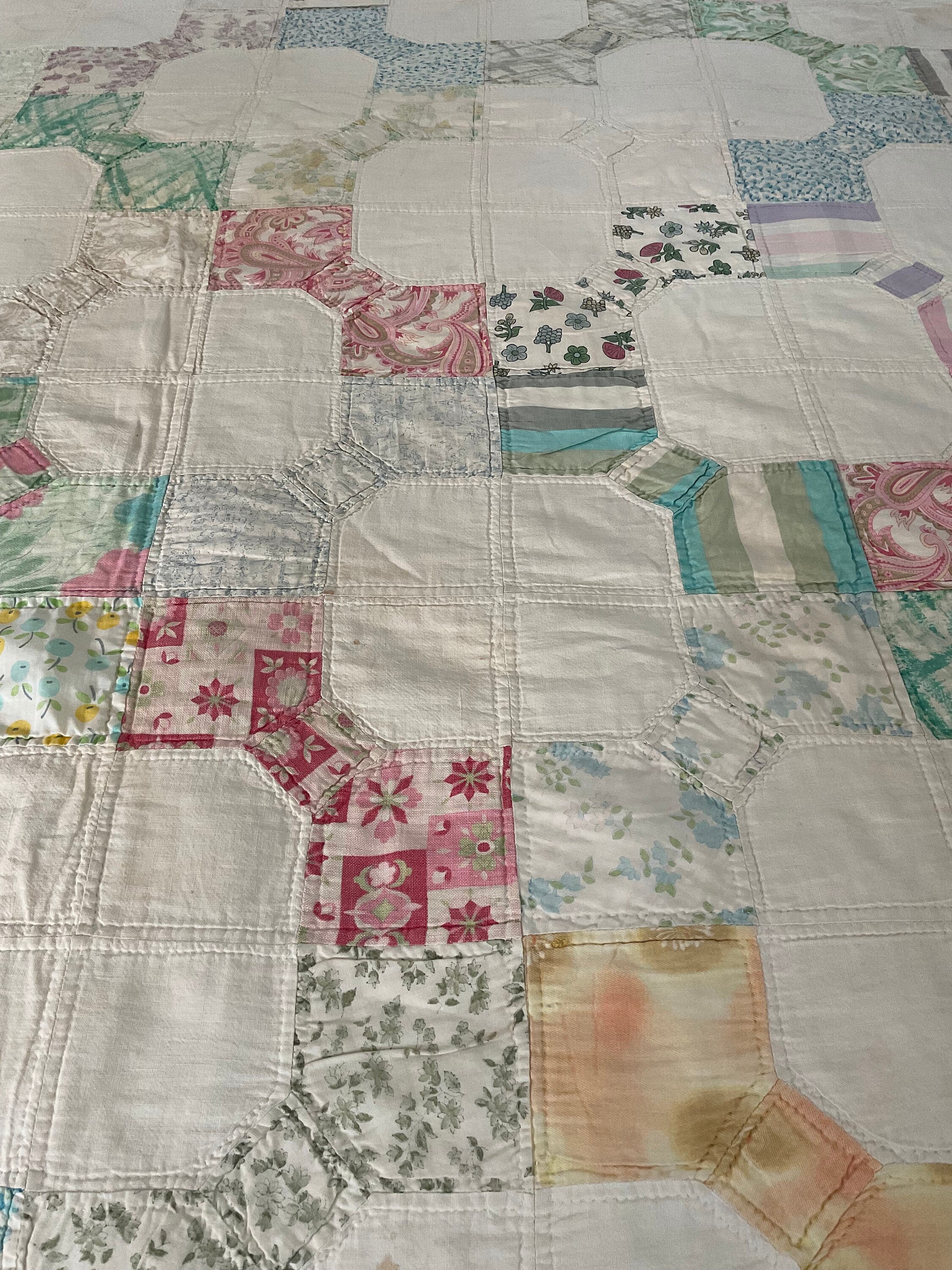 1940s Bow Tie Quilt, Soft Muted Fabrics, Thin, Queen Sized - Etsy