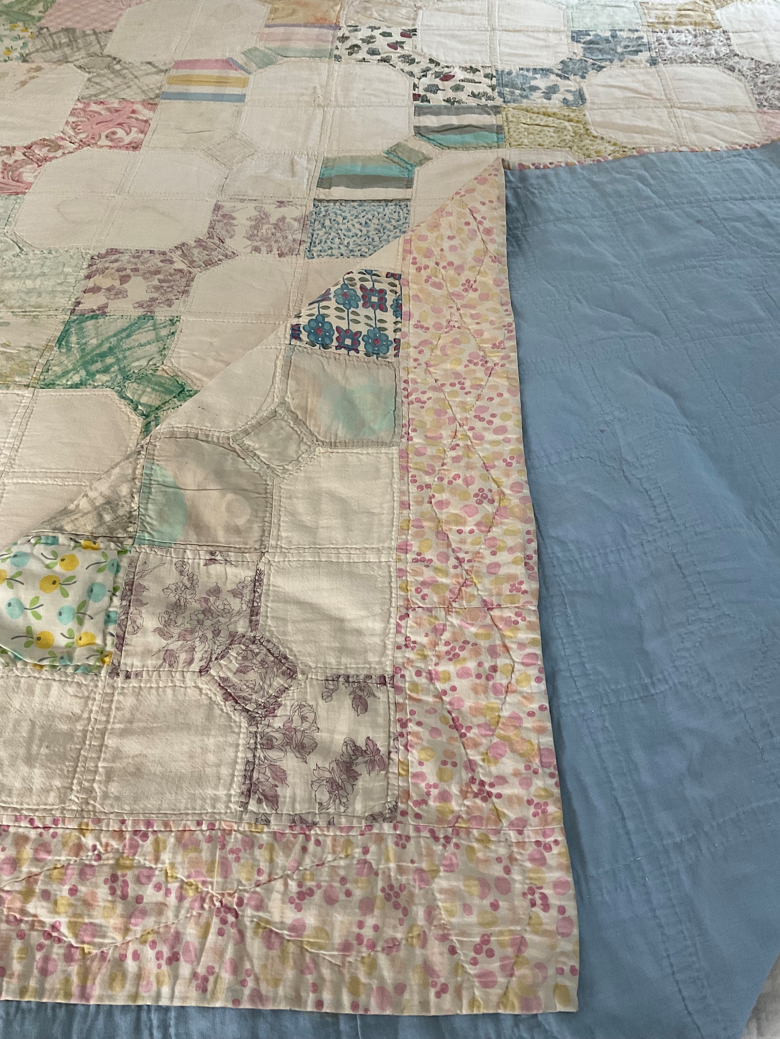 1940s Bow Tie Quilt, Soft Muted Fabrics, Thin, Queen Sized - Etsy