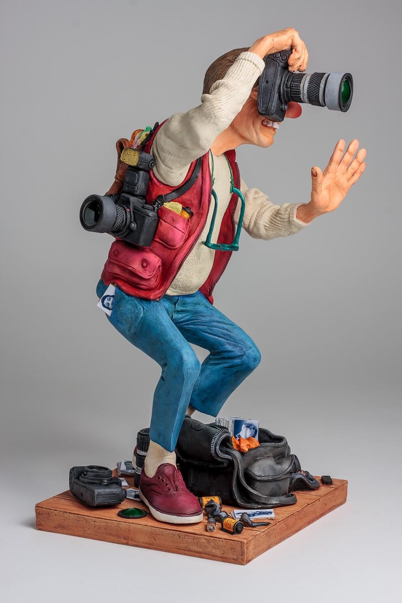 Guillermo Forchino "the Photographer" Figurine – Handmade Comic ...