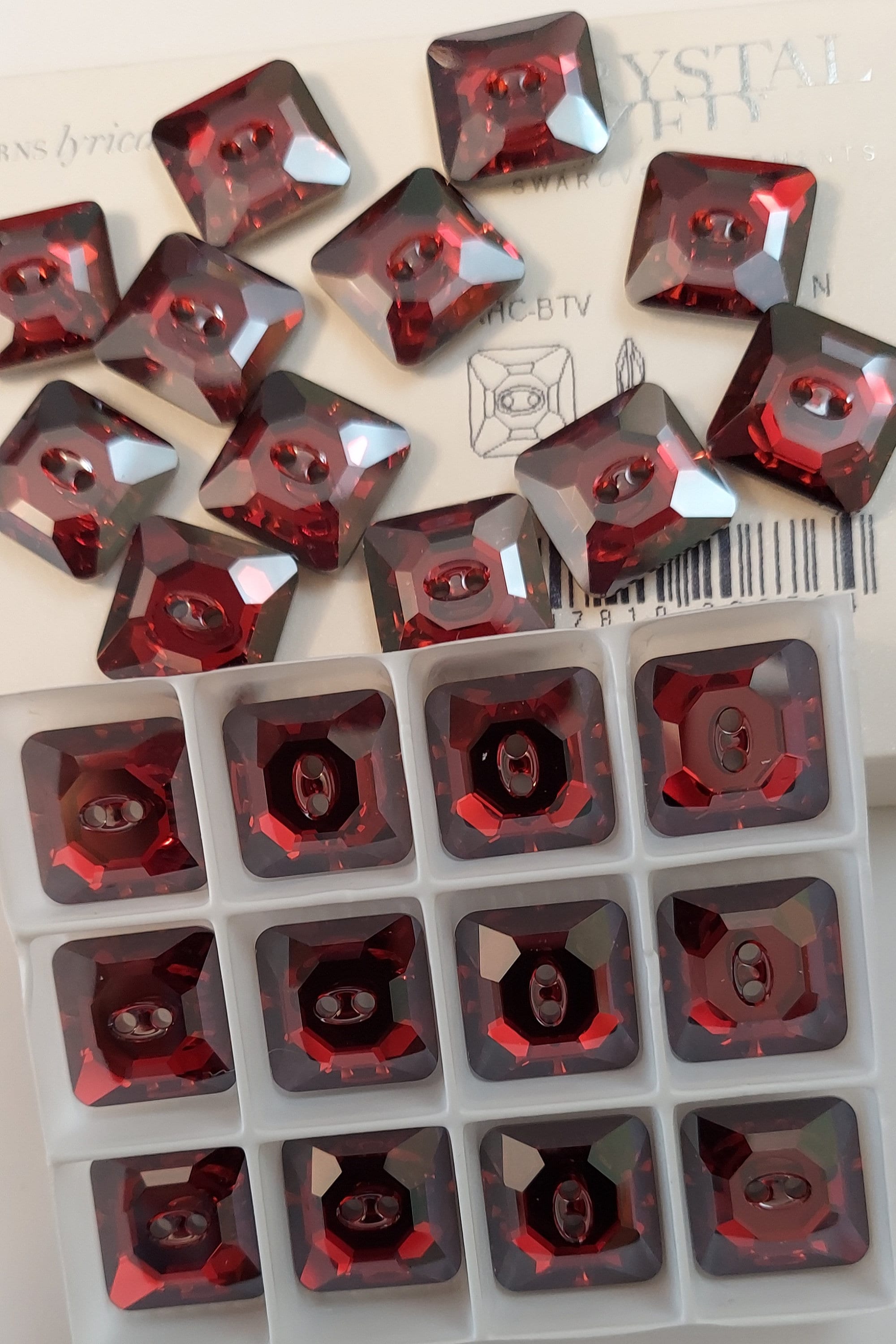 Swarovski Vintage RARITY 3017 Factory Sealed Box Red Magma M-foiled 16mm Crystal Buttons candied ...