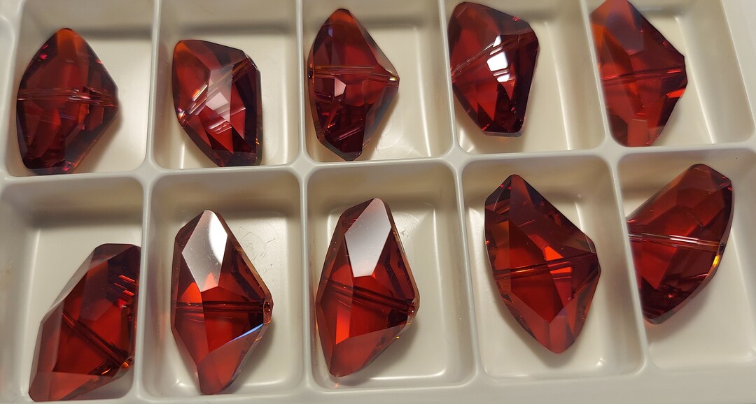 Swarovski Rarity 5556 Galactic Red Magma 27mm X 15mm Factory Flat of 5 ...