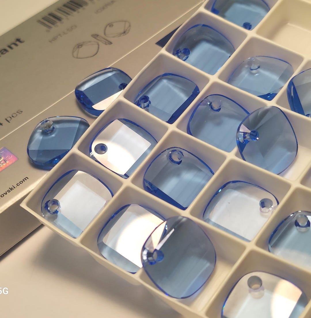 Swarovski Sapphire Blue Metro Pendants, 18mm Faceted Beads (24 Piece ...