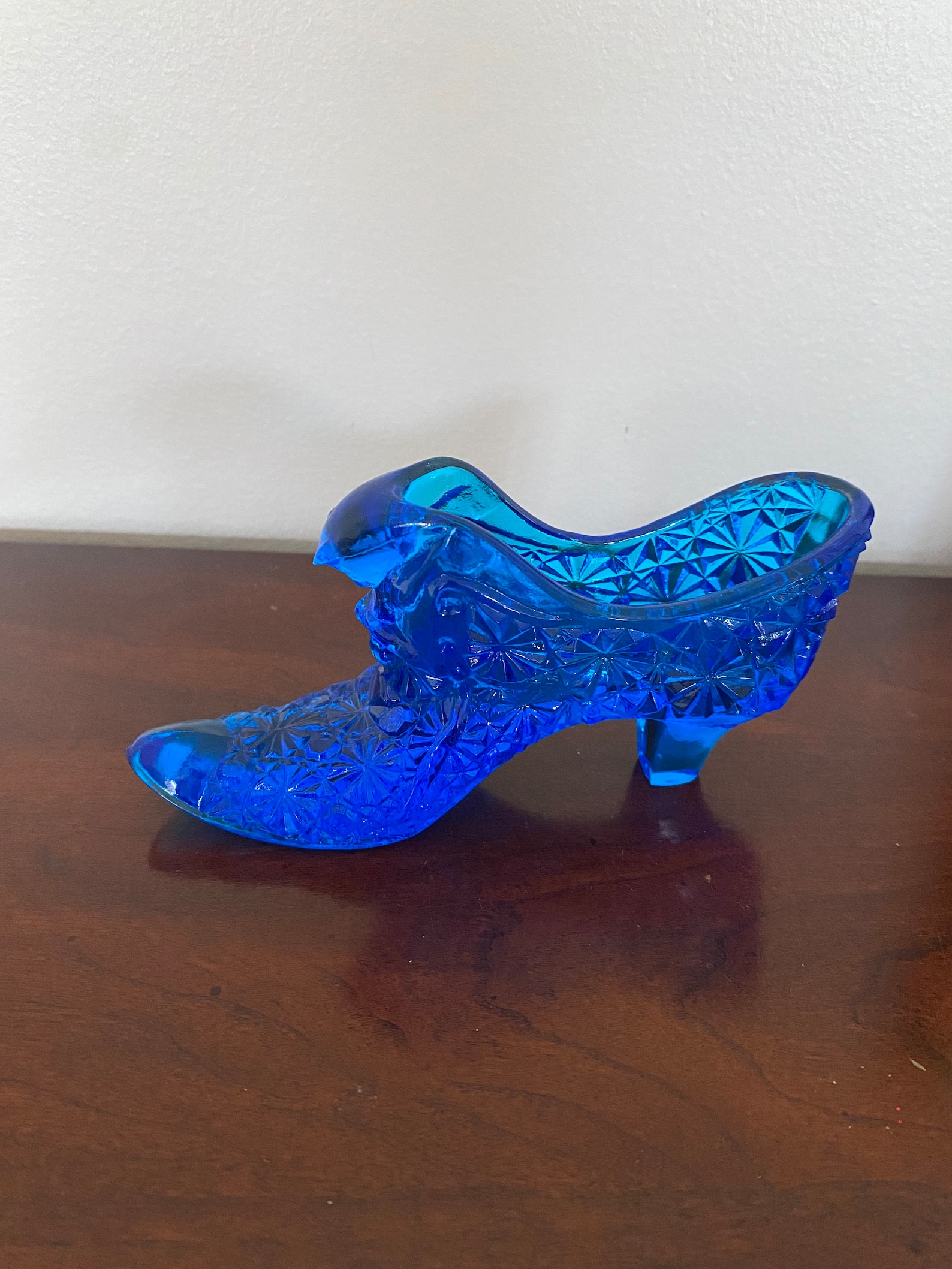 Beautiful Fenton Royal Blue Glass Shoe With Daisy & Button Pattern Cat ...