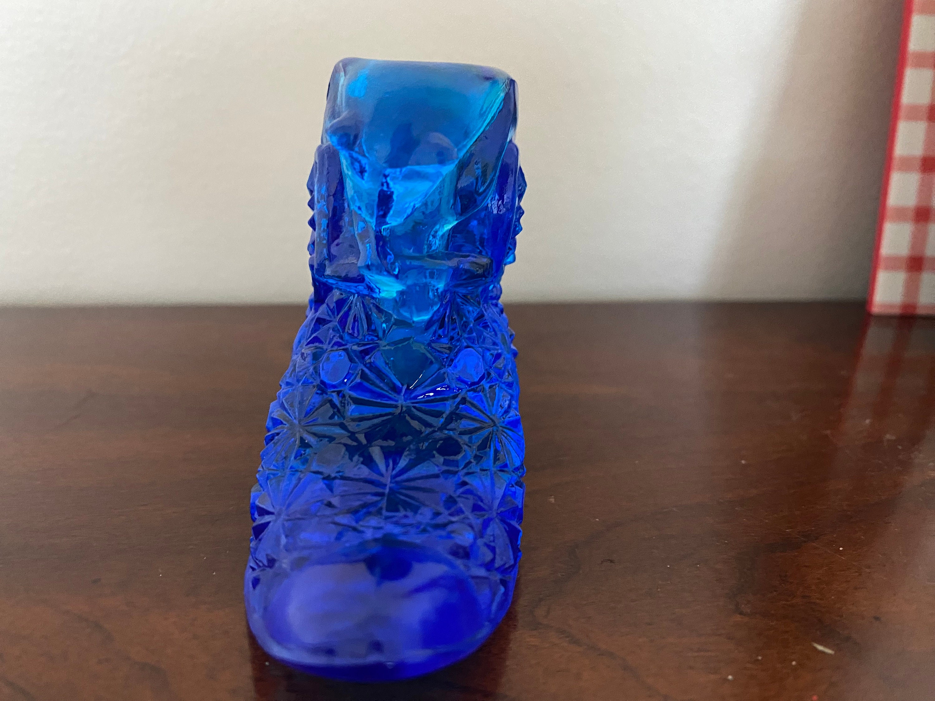 Beautiful Fenton Royal Blue Glass Shoe With Daisy & Button Pattern Cat ...