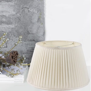 Large White Pleate Fabric Lamp Shades , Simple Style Lampshades for ...