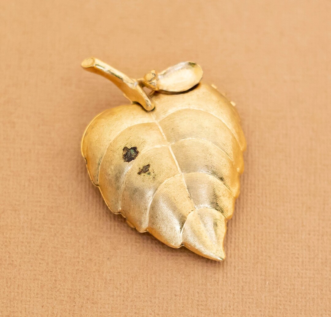 Vintage Simple Leaf Elven Blessing Lip Balm Brooch by Avon Y5 - Etsy