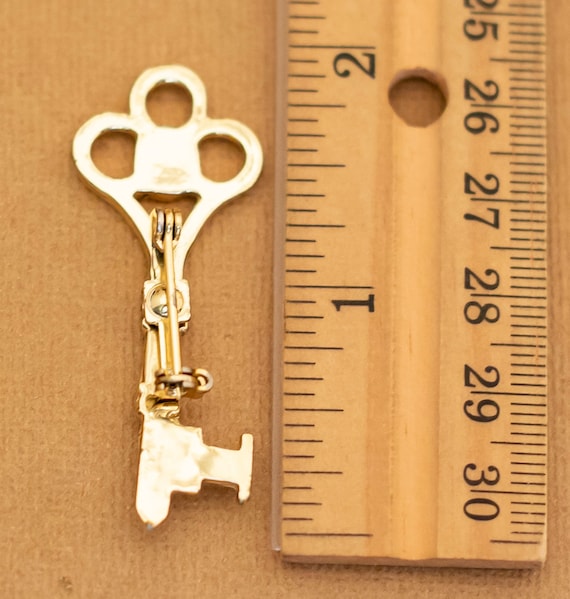 Vintage Victorian Elegant Key Gold Tone Stylish Brooc… - Gem