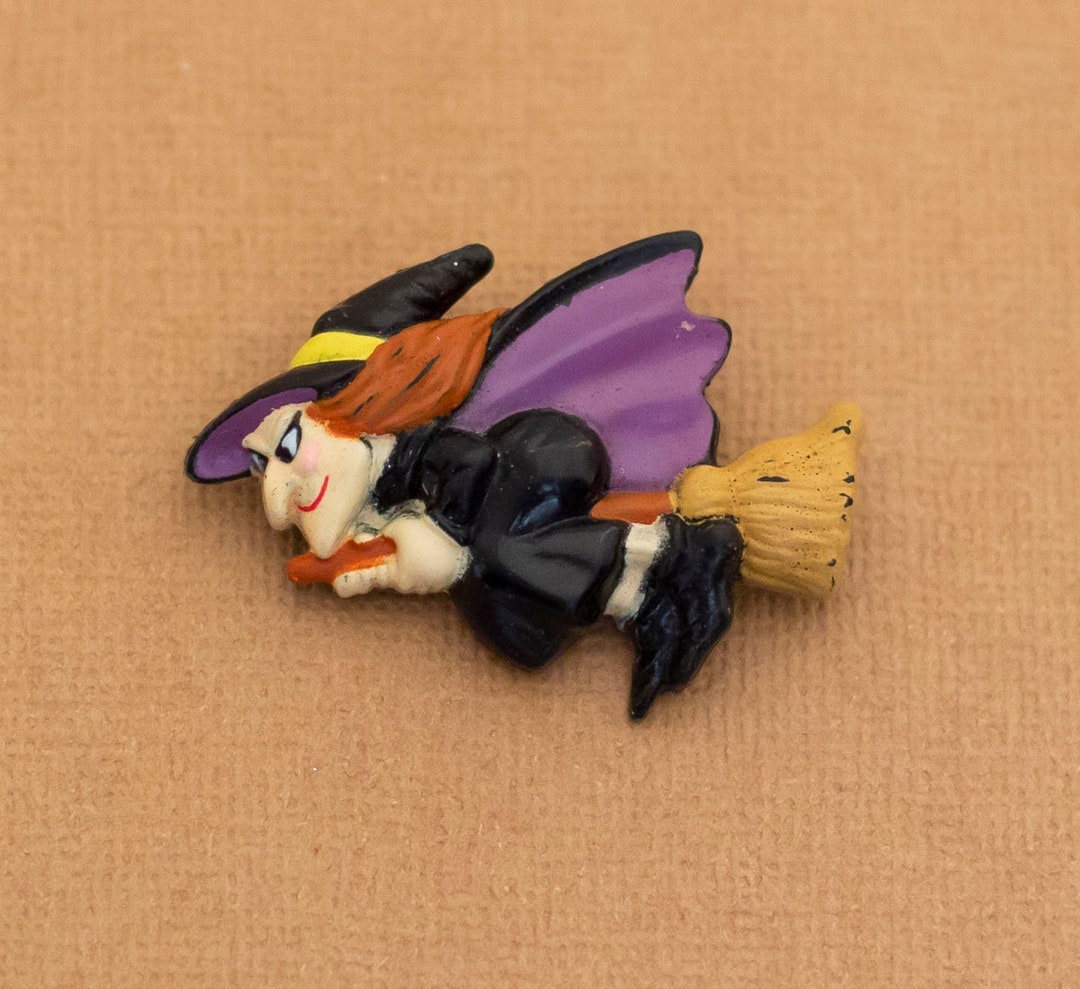Vintage Flying Broomstick Spooky Witch Brooch Y1 - Etsy