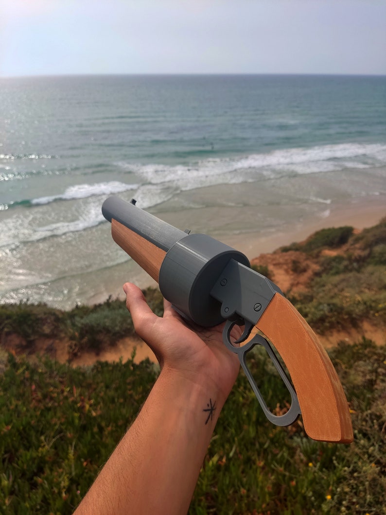 Team Fortress 2 Scout Scattergun: Perfect for Cosplaying or Display - Etsy